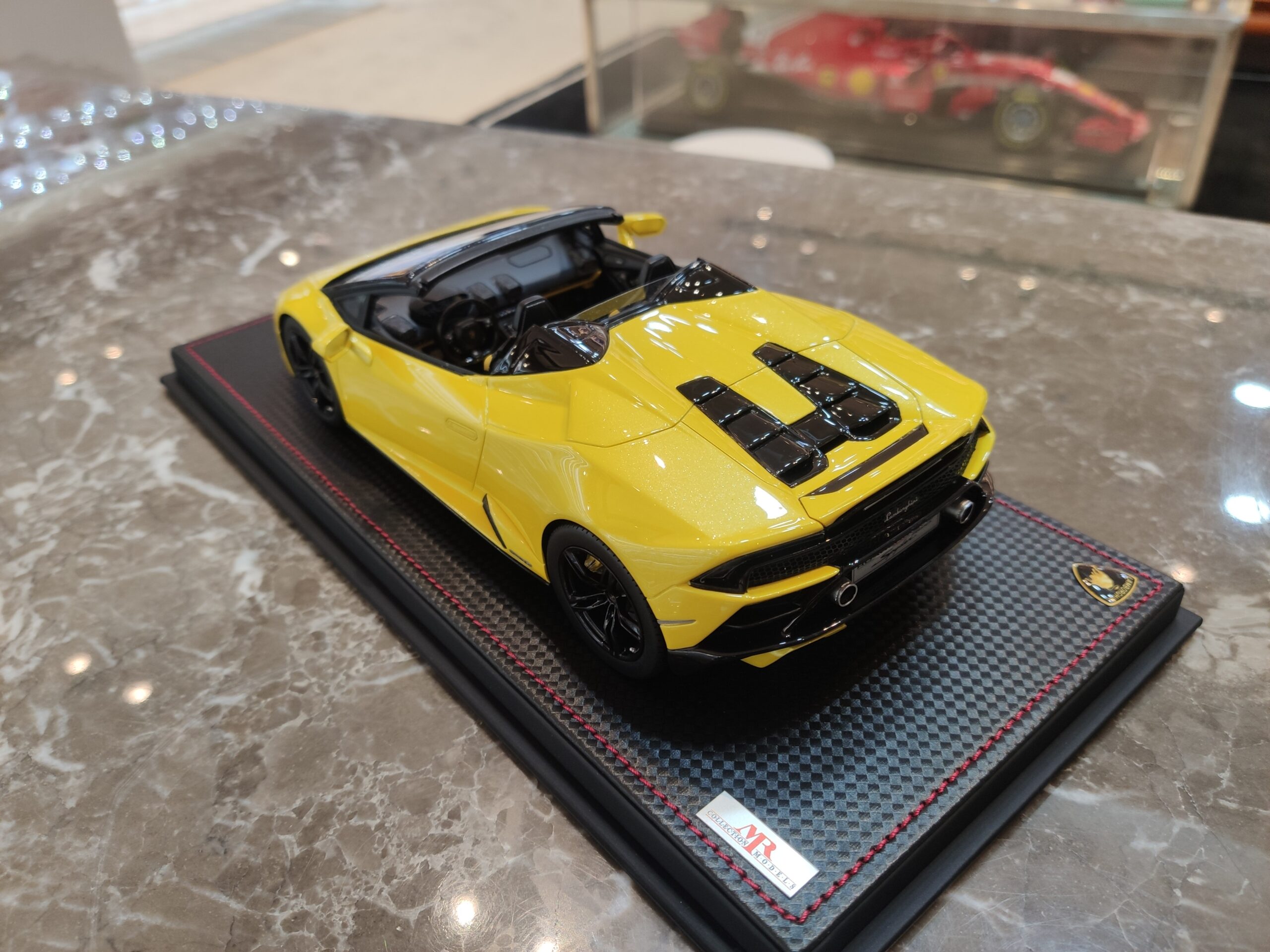 Lamborghini Huracan EVO RWB Roadster 1:18 MR Collection ( Yellow ) -