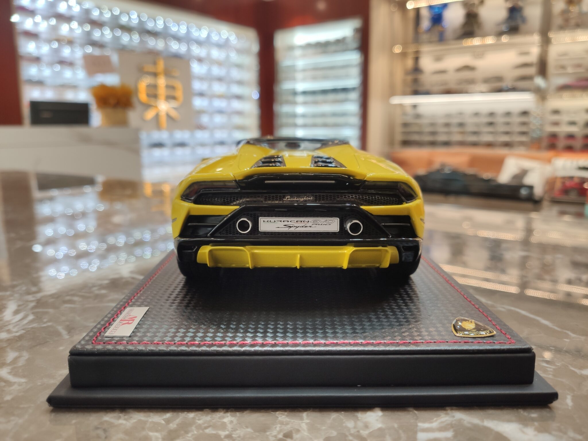 Lamborghini Huracan EVO RWB Roadster 1:18 MR Collection ( Yellow ) -