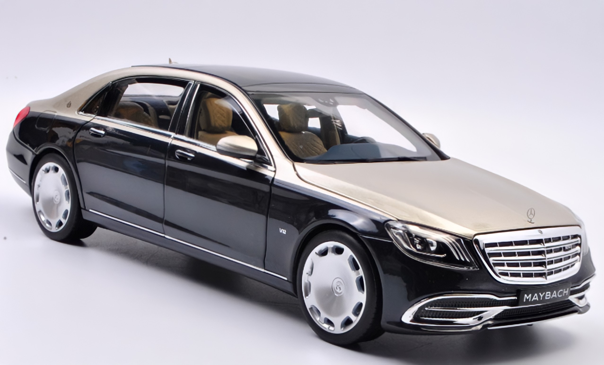 Mercedes-Benz S650 Maybach 1:18 Norev ( Black Yellow ) -