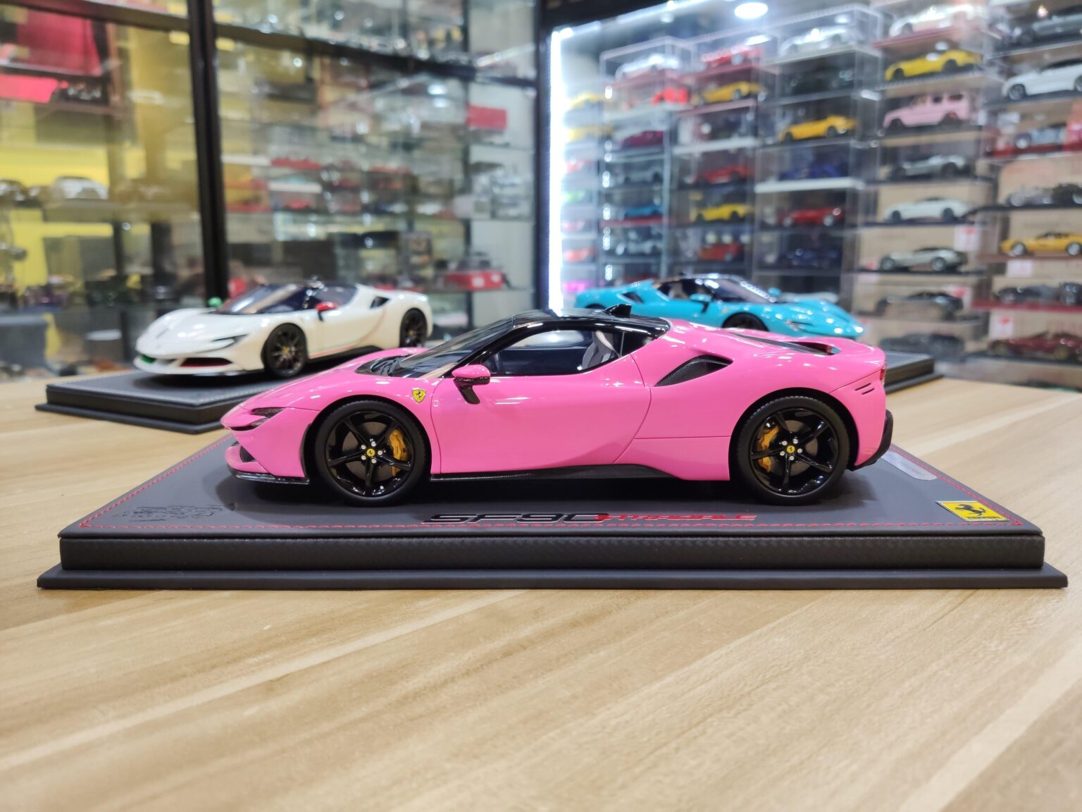 Ferrari SF90 Stradale 1:18 BBR model ( Pink ) -