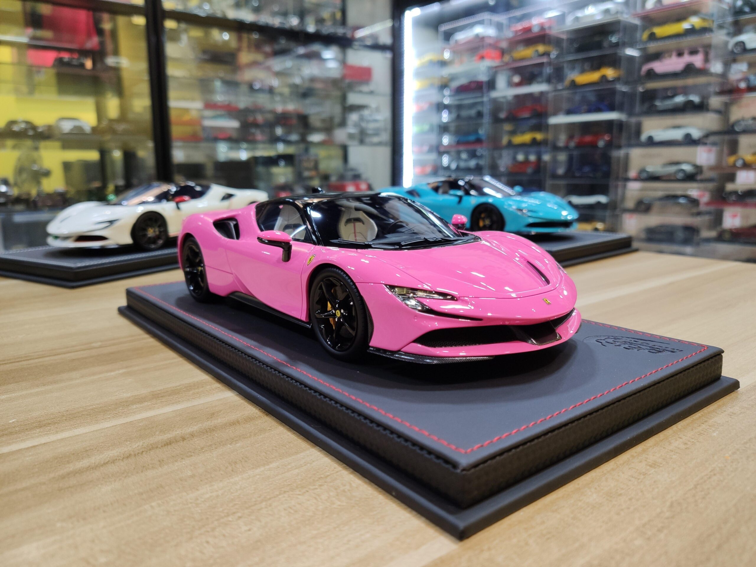Ferrari SF90 Stradale 1:18 BBR model ( Pink ) -