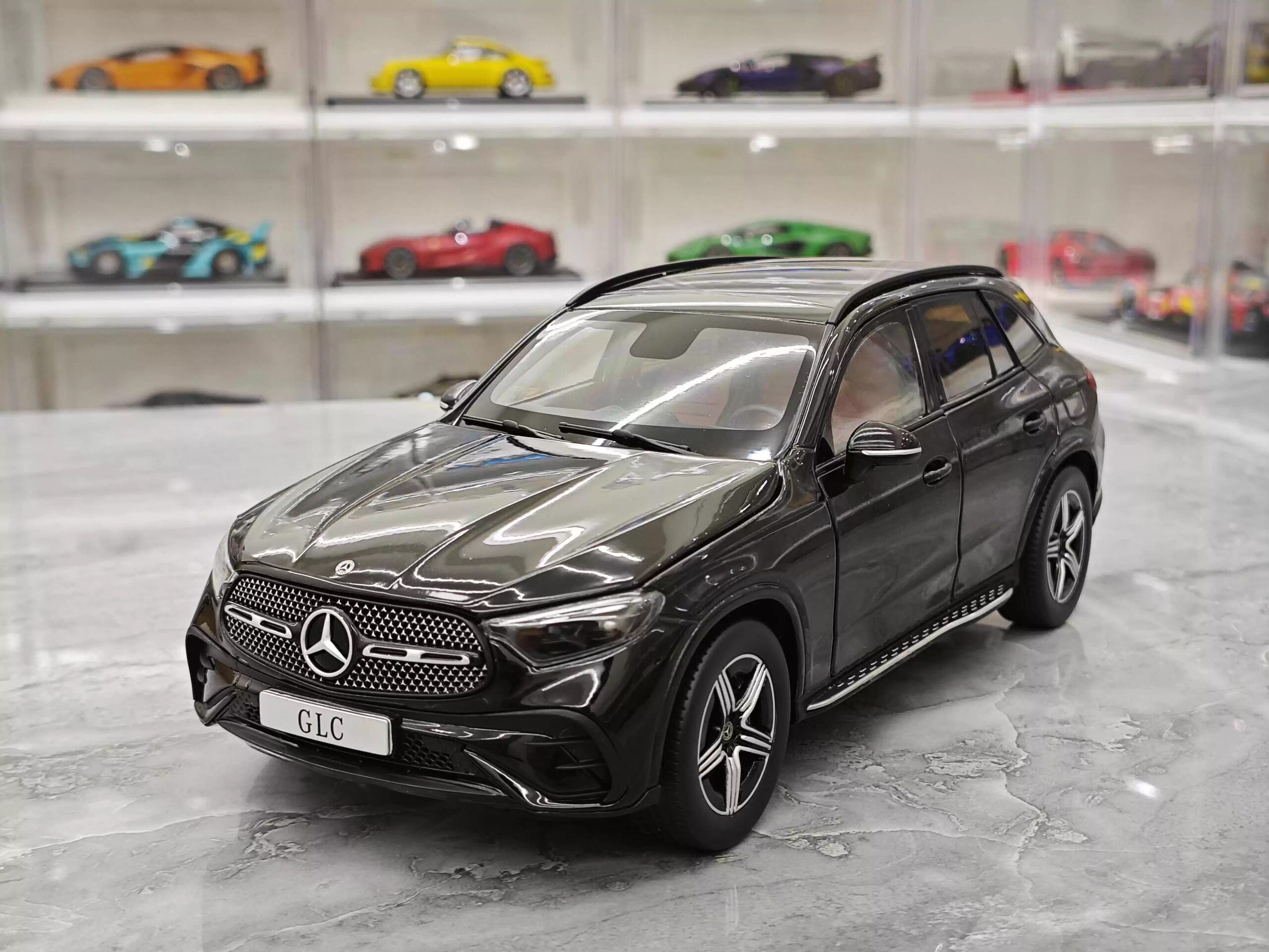 Mercedes Benz GLC 1:18 Iscale (Black)